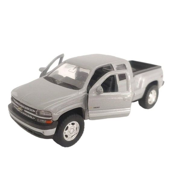 Welly | Toys | Welly Diecast Silver 999 Chevy Silverado Extended Cab ...